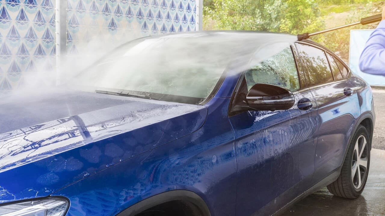 How to Wash a Mercedes-Benz at Home: Professional Tricks